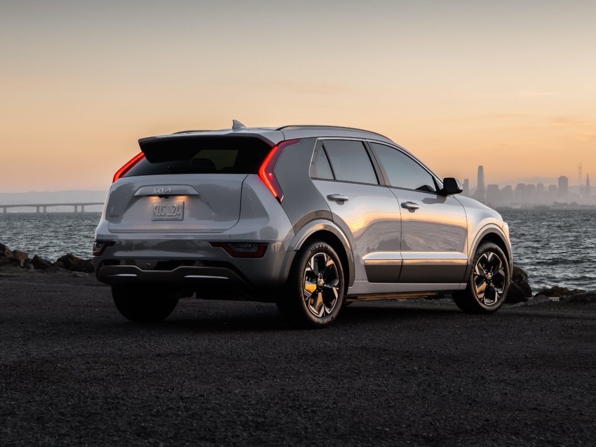 2026 Tesla Model 3 vs. 2025 Kia Niro EV Comparison