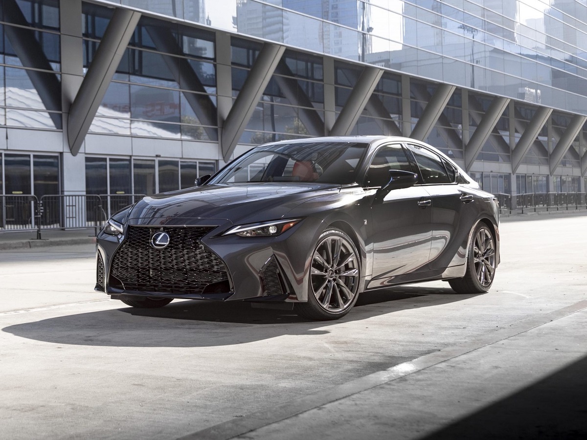 2025 BMW 3 Series vs. 2025 Lexus IS Comparison