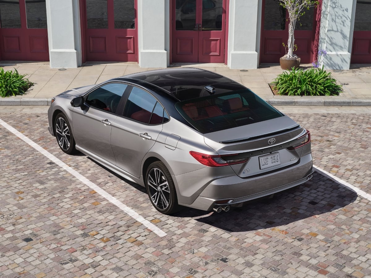 2025 Toyota Camry vs. 2025 Honda Accord Comparison