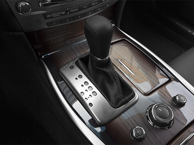 2014 INFINITI Q70 Interior Photos | J.D. Power