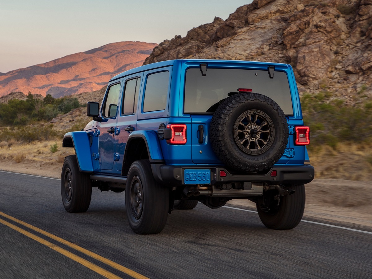 2023 Ford Bronco vs. 2023 Jeep Wrangler Comparison