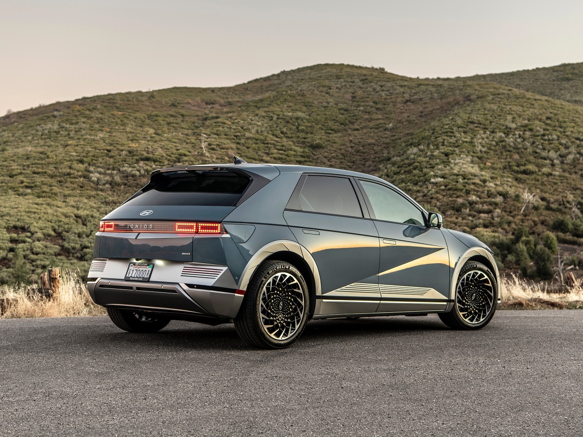 2024 Tesla Model Y vs. 2024 Hyundai Ioniq 5 Comparison