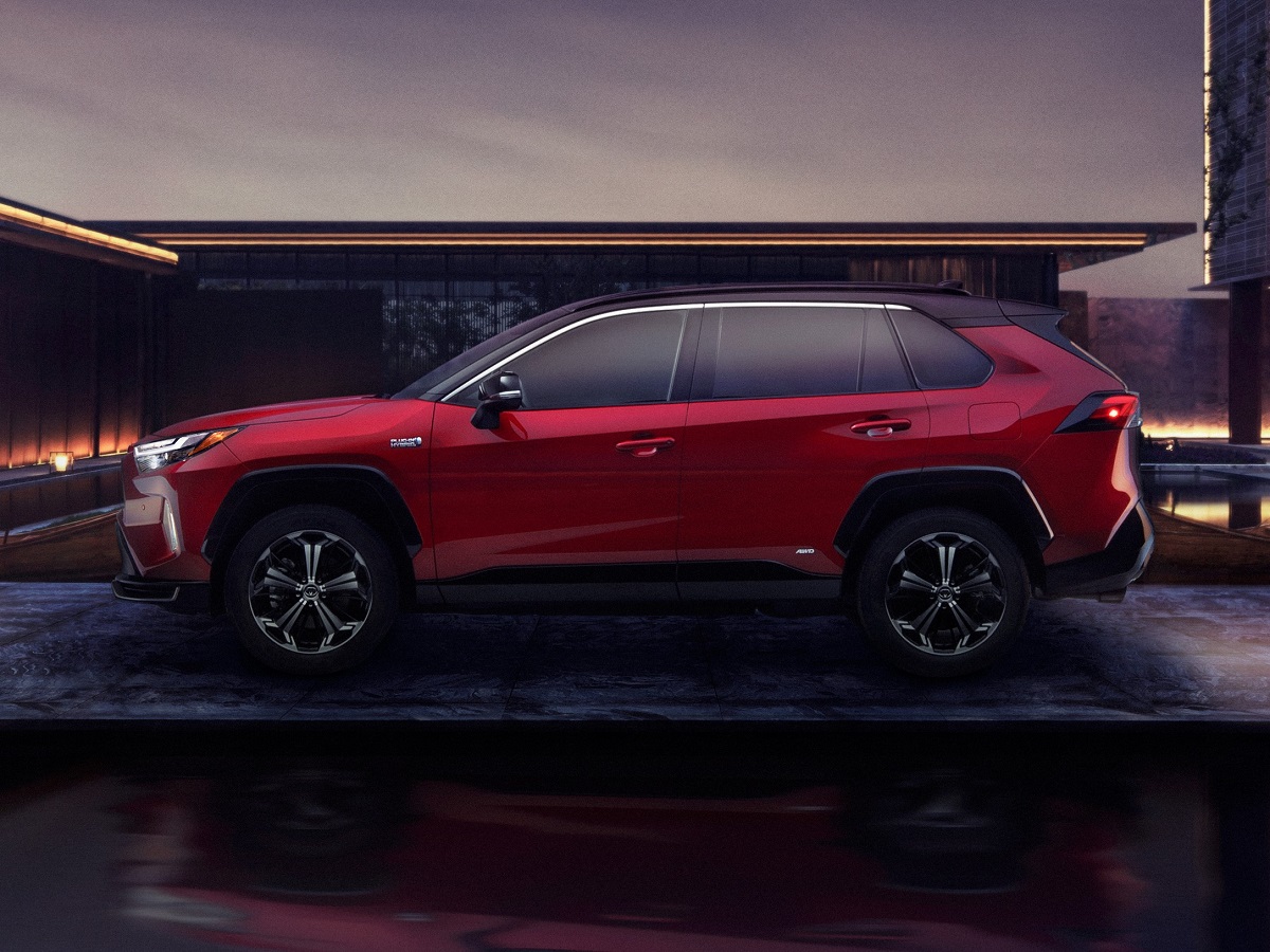 2024 Subaru Forester vs. 2024 Toyota RAV4 Comparison